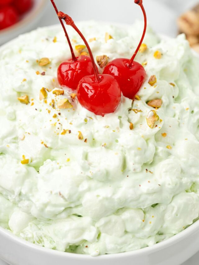 Watergate Salad (Pistachio Fluff) - Together as Family