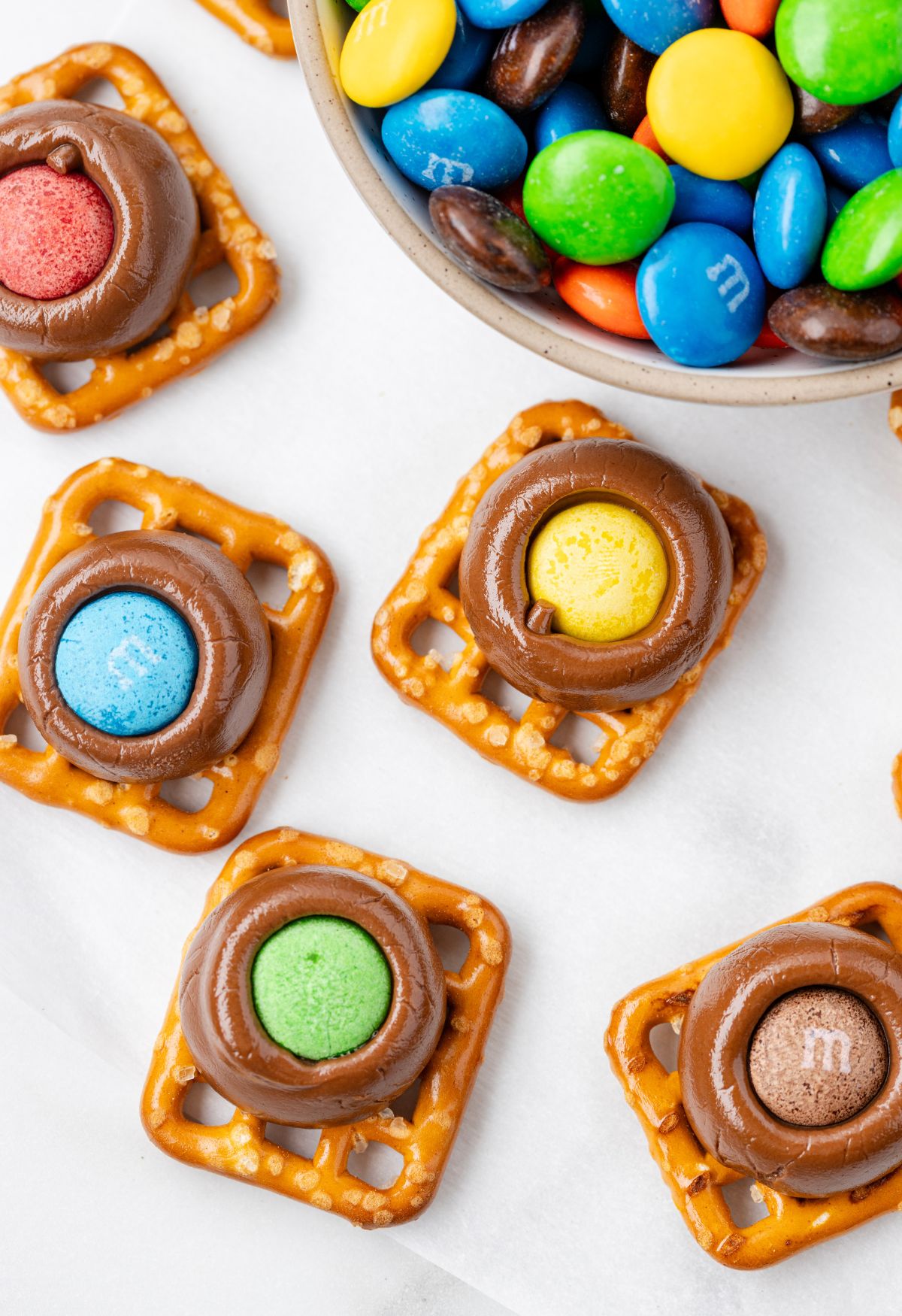 Hershey Kisses Pretzels (With M&M Candies & Chocolate Kiss) - Together ...